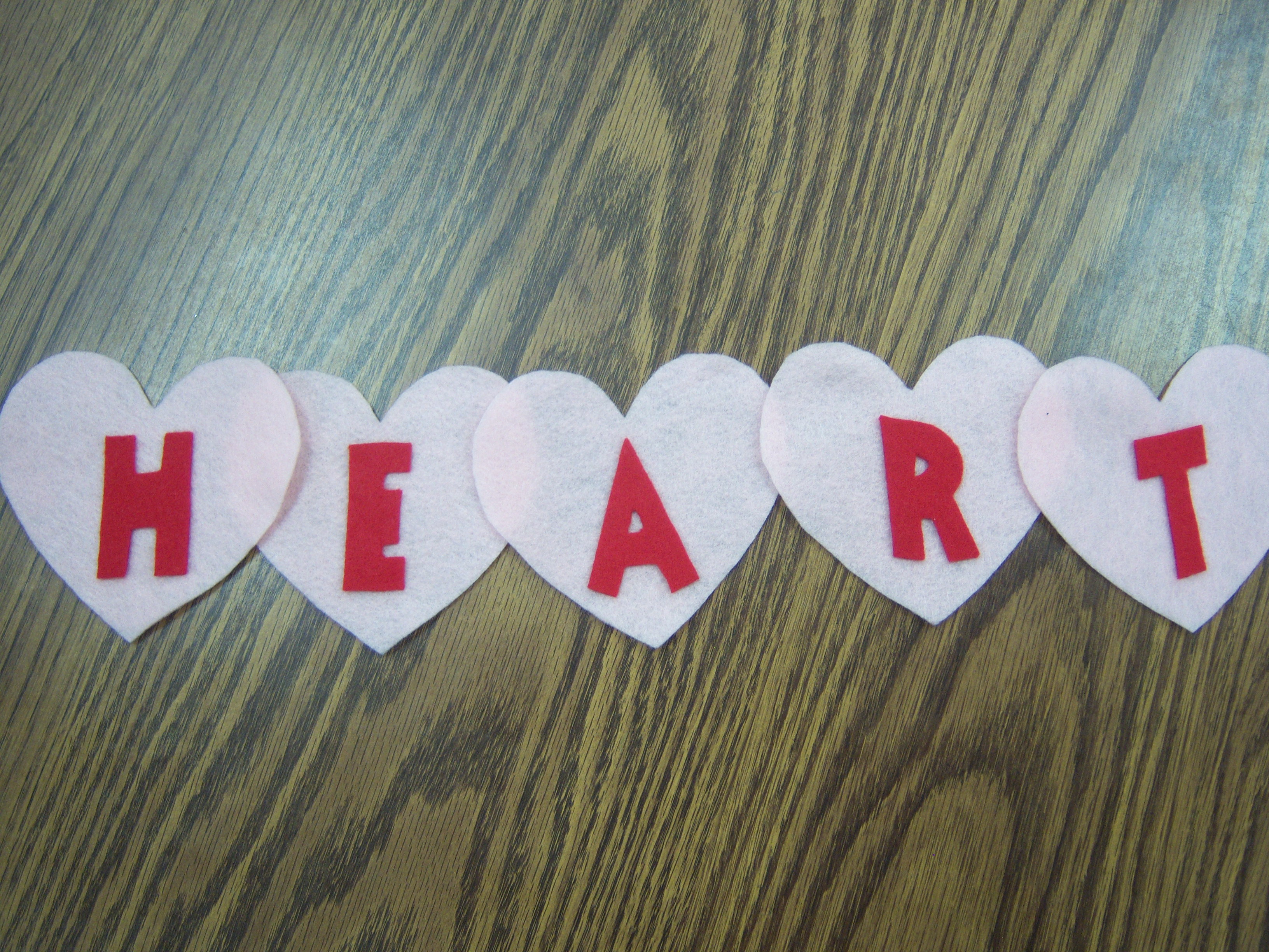 Flannel Friday: H-E-A-R-T – storytime katie