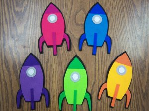 Flannel Friday: Four Little Rockets! – storytime katie